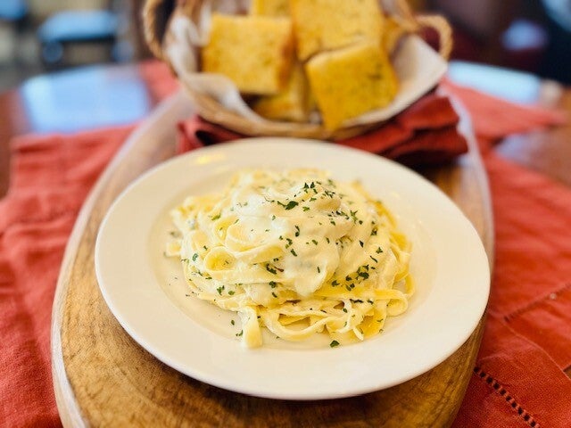 Fettuccine Alfredo Dinner | Via Sofias Italian Kitchen